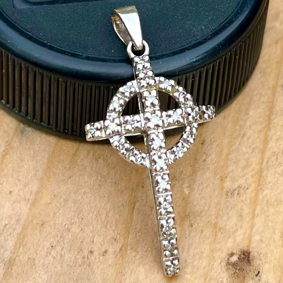 Solvar | Jewelry | Vintage Solvar 4k White Gold Celtic Cross Pendant ...